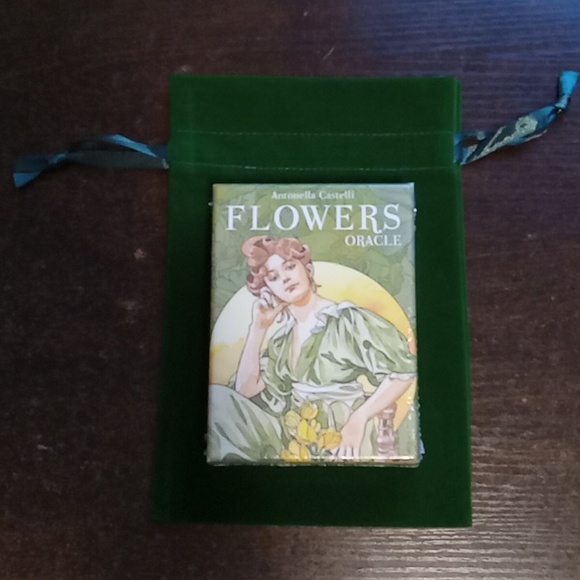 LO SCARABEO Torino Italy | Games | Flowers Oracle Card Set With Velvet ...